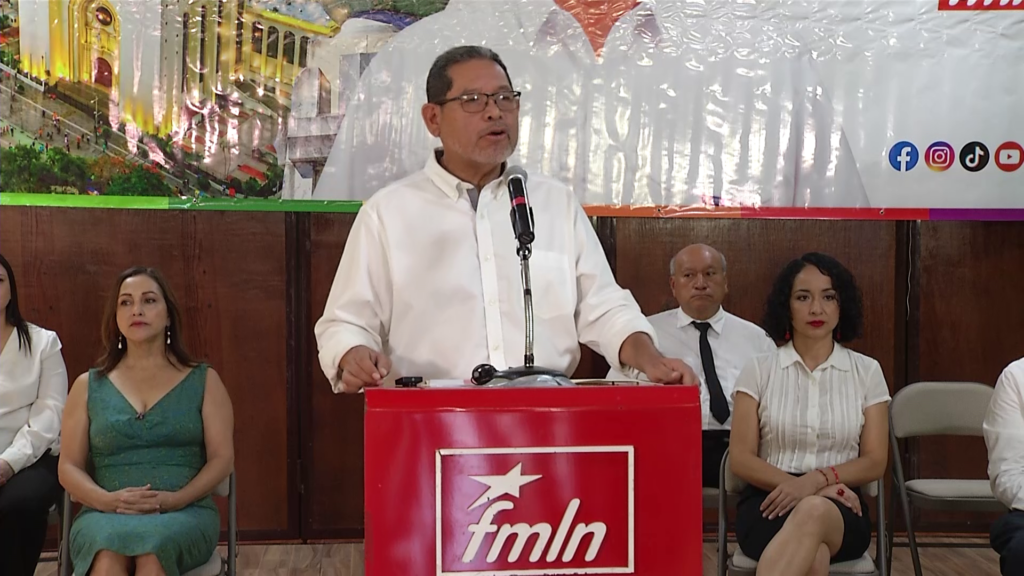 Simón Paz, candidato a alcalde por San Salvador centro, presento su ...