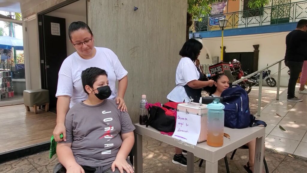 Familia recauda fondos para tratamiento de Alejandro Arana - Canal 12 ...