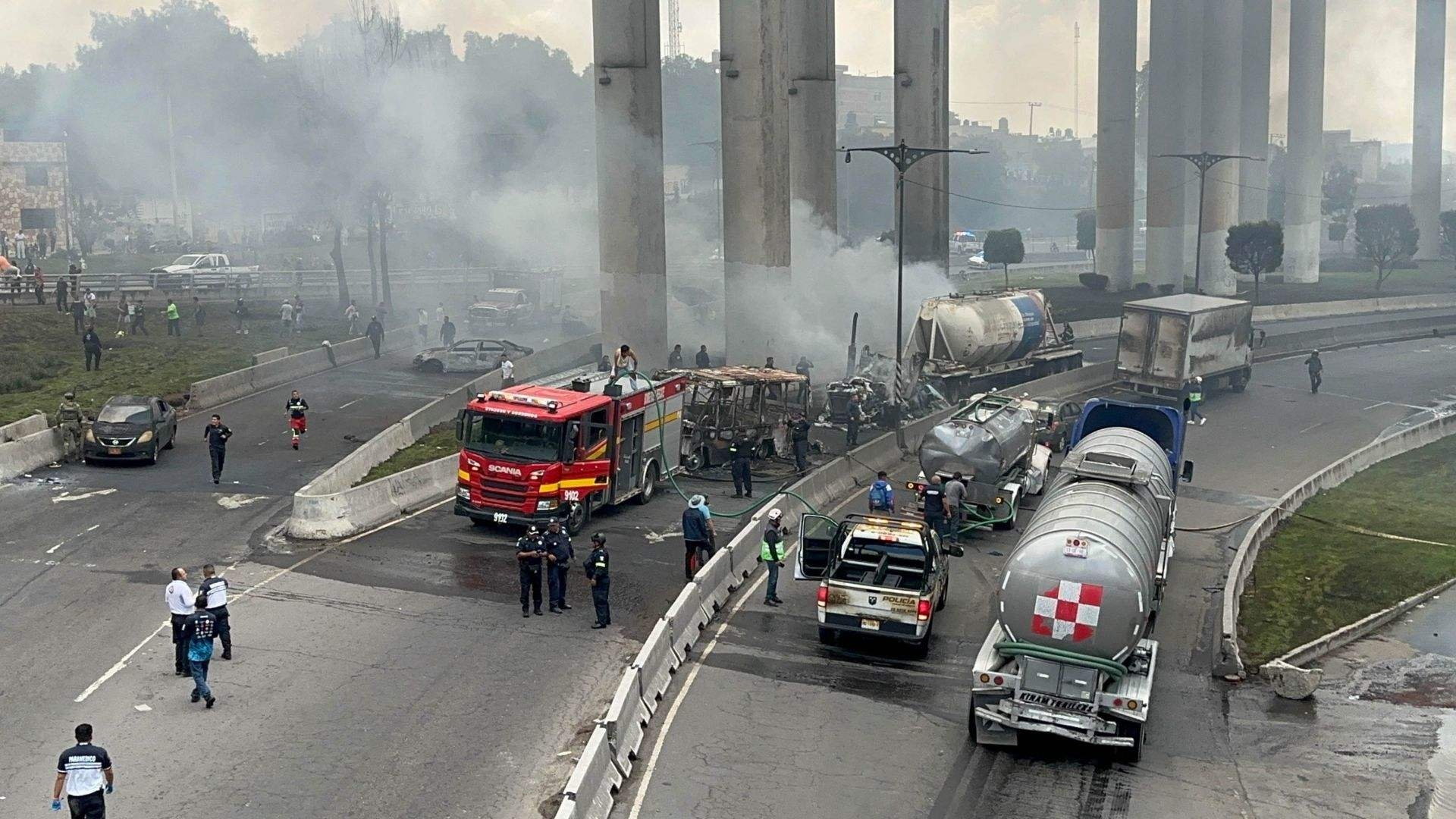 Explosión de pipa de gas en México - Canal 12 de El Salvador
