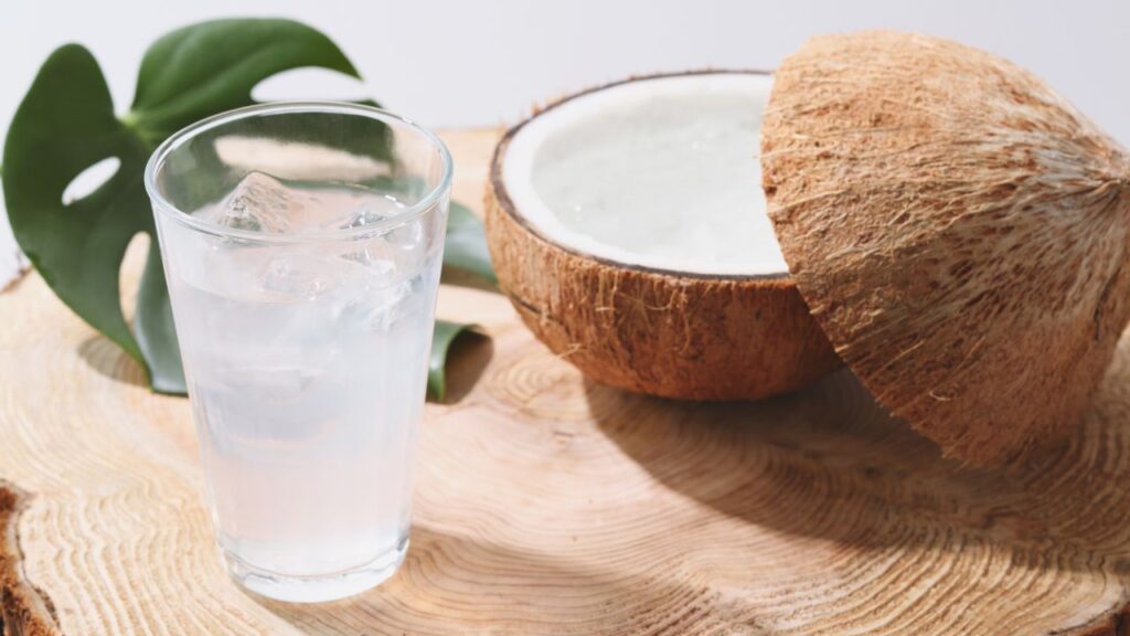 Agua de coco: la bebida natural que potencia la hidratación y la salud ...