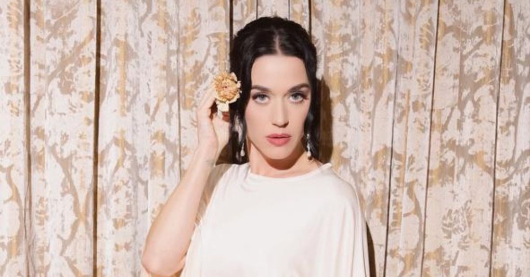 Katy Perry estrena "Bandaids", su nuevo sencillo y video musical ...