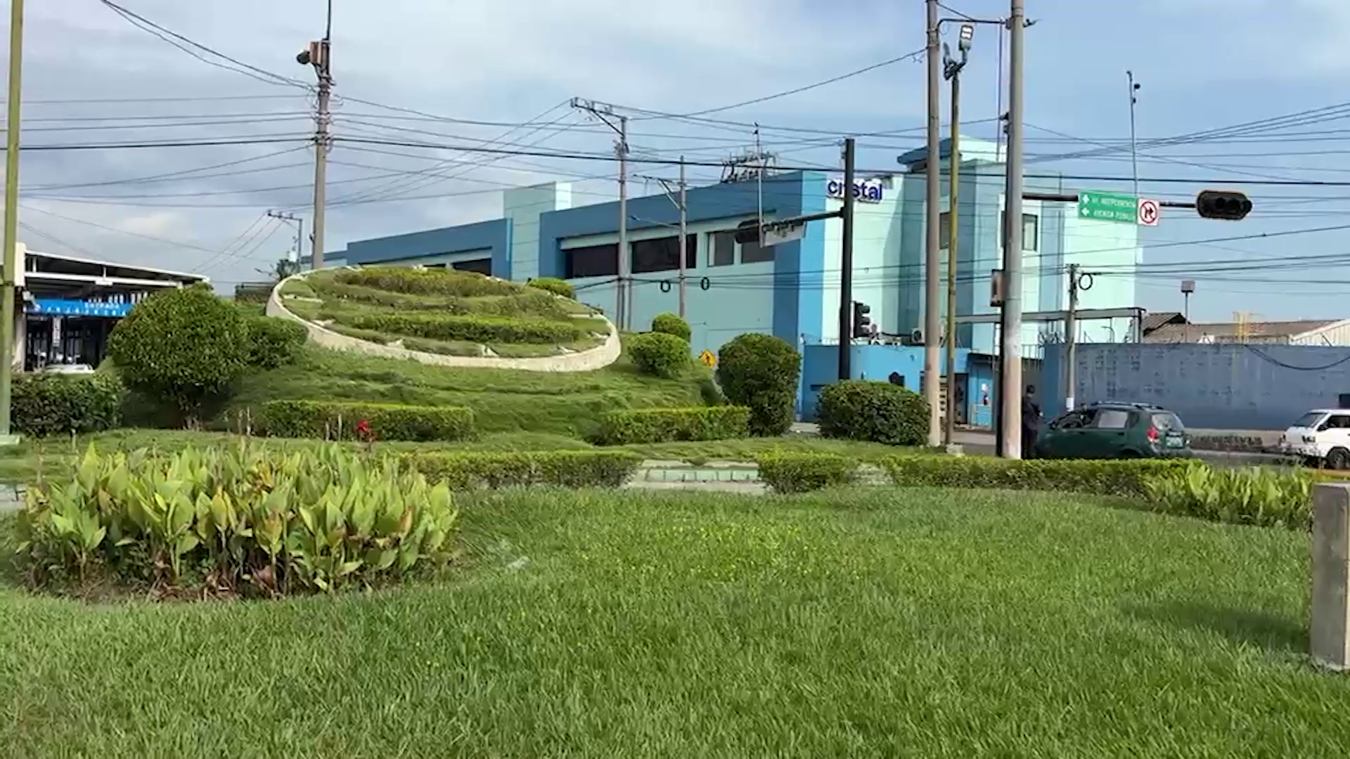 Reloj de flores cumple 55 años como símbolo capitalino - Canal 12 de El ...